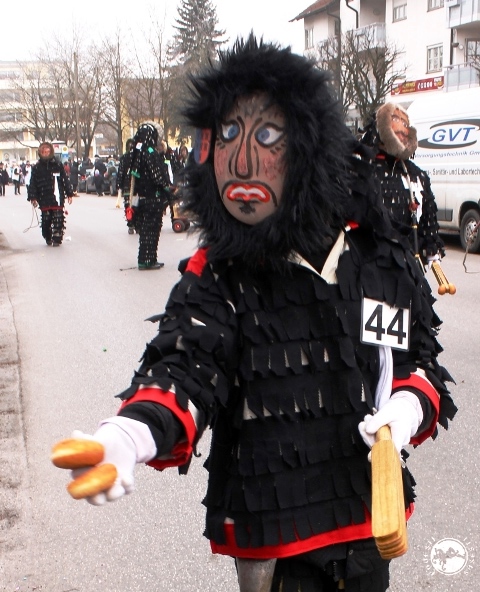 Lolele alungă iarna și la carnavalul din Germania | Povești săsești