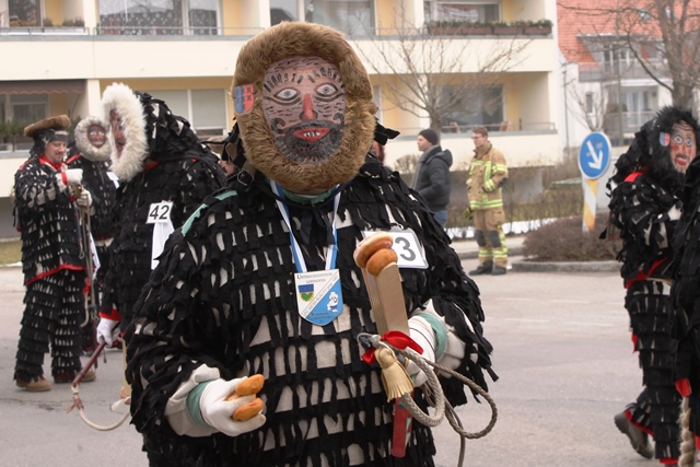 Lolele alungă iarna și la carnavalul din Germania | Povești săsești