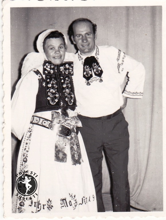 14 fotografii inedite prin care bunica povestește nepoatei despre ...